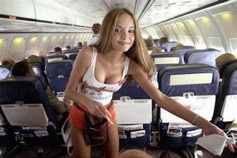 Hot And Sexy Flight Attendant In Hooters Air ~ World Stewardess Crews