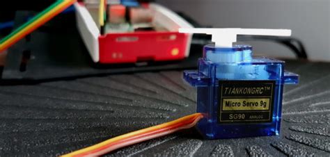 basic servo use with the raspberry pi and gpiozero raspberry pi piday