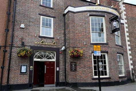 couple pepper sprayed by police after wetherspoons staff found them