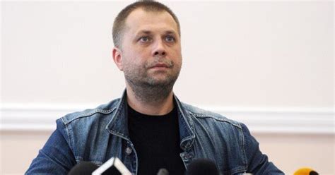 Mh17 Black Boxes Handed Over To Malaysia By Pro Russian Separatists