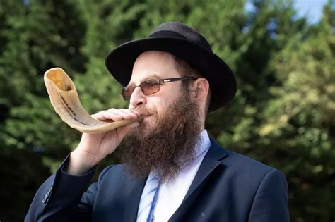 Rosh Hashanah 2022 When Is It Traditions Greetings And How To Wish