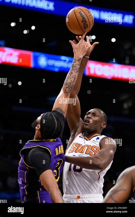 Phoenix Suns Center Bismack Biyombo Right Shoots As Los Angeles