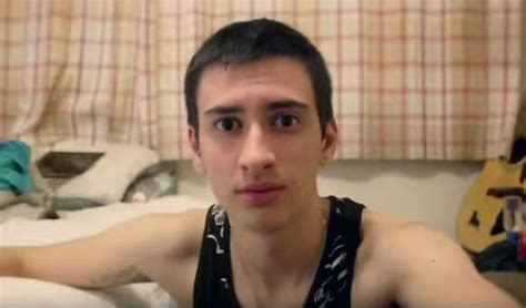 Trans Teen Takes A Selfie Every Day For 3 Years To Show His Dramatic
