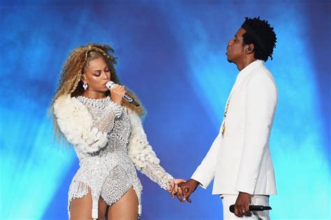 Watch Beyoncé And Jay Zs Atlanta Concert Ends In Chaos As Fan Runs