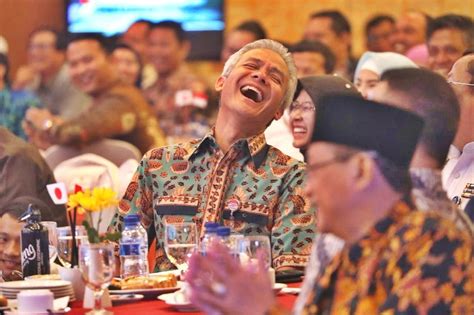 Survei Smrc Ganjar Puncaki Posisi Elektabilitas Capres 2024