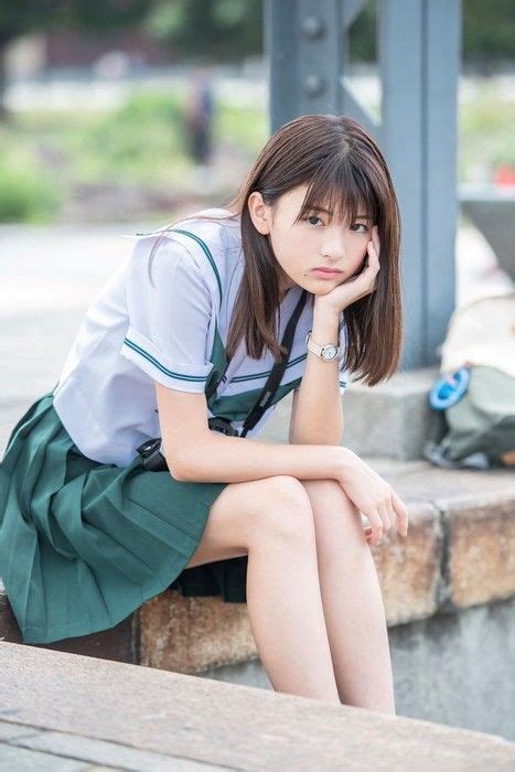 貧乳パイパンの中学生がパンチラ盗撮師が連射で逆さ撮りしたパンツコレクション画像 ロリjcの専科