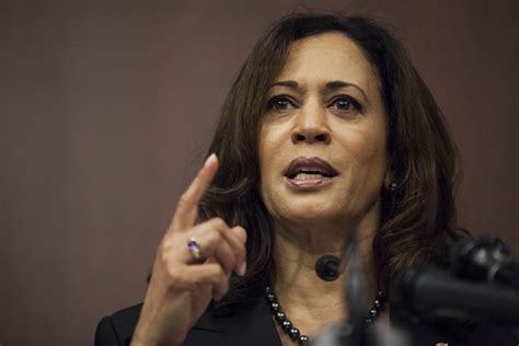 Sen Kamala Harriss Claim That An ‘undocumented Immigrant Is Not A
