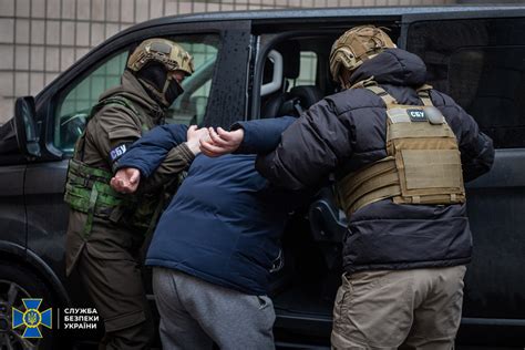 Ukraines Security Service Detains 5 Former And Current Intelligence