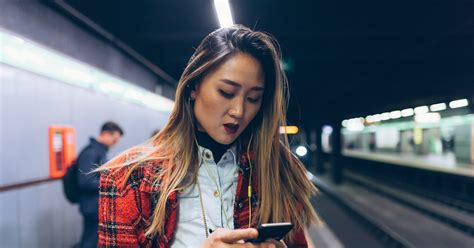 Is It Ok To Break Up With Someone Over Text Why Its So Common