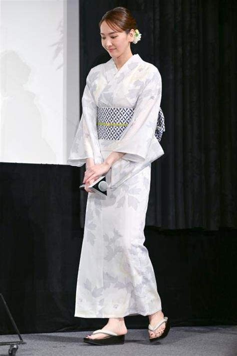 浴衣ファッションチェック：新垣結衣が大人可愛く 広瀬すず、橋本環奈、吉岡里帆、今田美桜は爽やかに 安達祐実は個性派コーデ 毎日キレイ