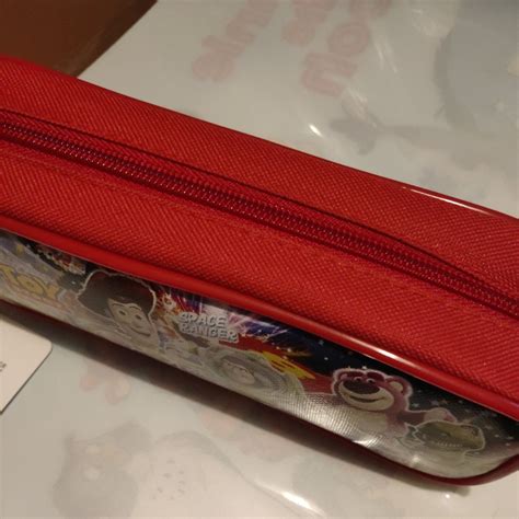 新品 未使用 トイストーリー ペンケース ペンポーチ 筆箱 赤 ディズニー｜paypayフリマ