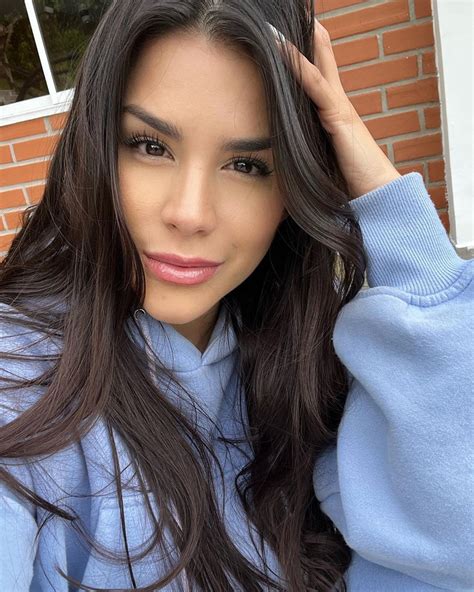 Katalina Oficial Biography 25 Photos Age Height Real Name