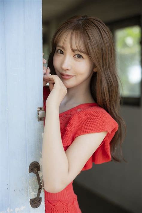 🍭 三上悠亜、“自分史上最高！”スタイルを届ける！ 最後のセクシー写真集発売決定 Popnroll ポップンロール