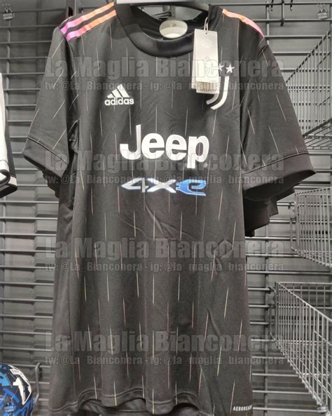 Nuova Seconda Maglia Juventus 2021 2022 Total Black Foto Jmania It