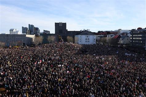 Women In Iceland Go On Strike Against Gender Inequality The New York