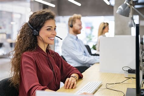 7 Tips On How To Improve Call Center Agent Performance