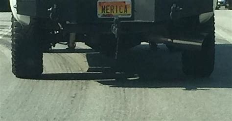 the attention to detail with the apostrophe sticker made my day