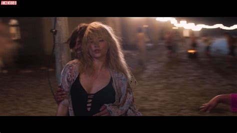 Nackte Haley Bennett In The Red Sea Diving Resort