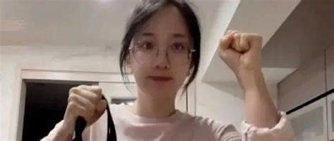 90后女海归在北京做住家保姆，月薪1万5被群嘲：生活面前，谁也别教谁做人 尼莫 孩子 李瑞丰