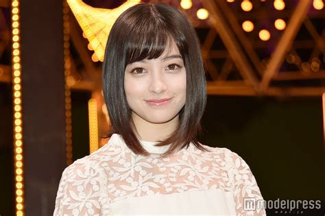 画像2 2 橋本環奈、谷間くっきりsexyショットに悶絶の声殺到「色気がヤバい」「ドキドキする」 モデルプレス