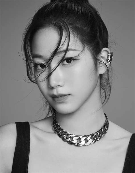 Le Sserafim Kazuha For Spur Magazine Japan November Issue 2022 Kpopping