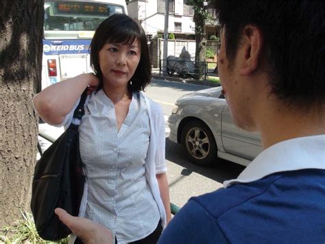 「素人おばさんナンパ③「私みたいなおばさんとしたいの？」イケメン男に口説かれ恥じらいセックスしてしまう熟女たち15人！4時間！」：mgs動画