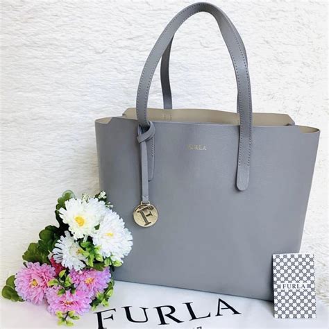 極美品☆furla フルラ サリー トートバッグ グレージュ レザー チャーム メルカリ