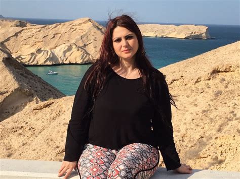 للزواج ارملة مسلمة سيدة اعمال بحث عن زوج صالح ارغب في الزواج الشرعي