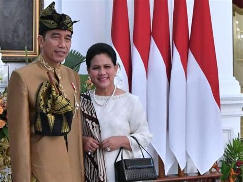 Melihat Lebih Dekat Baju Adat Sasak Yang Dipakai Jokowi