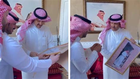 شاهد ثواب السبيعي يكشف للأمير سلطان عن صورة نادرة للملك سلمان في