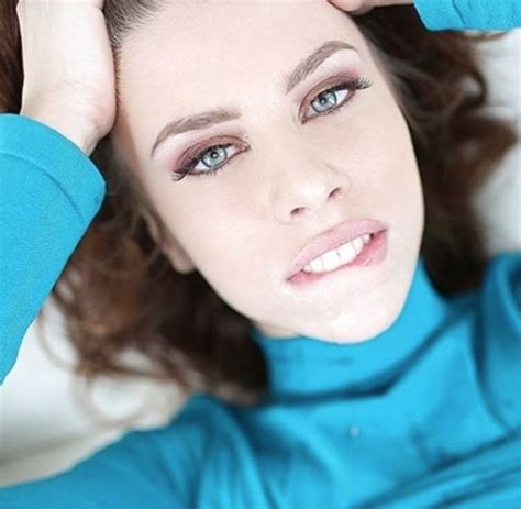 Anya Olsen Wiki