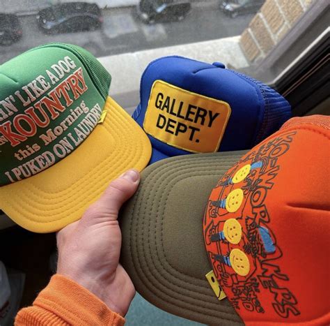 Pin By Edwin Lozada On Edwin Hat Aesthetic Outfits With Hats Fitted