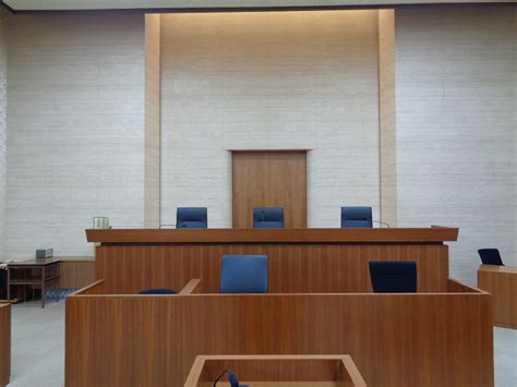裁判官席・書記官席 裁判所