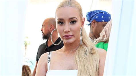 Iggy Azaleas Alleged Private Pics Leak And Fans React On Twitter