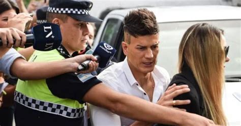 Escándalo En Vélez Detienen A Los Cuatro Jugadores Acusados De Abuso