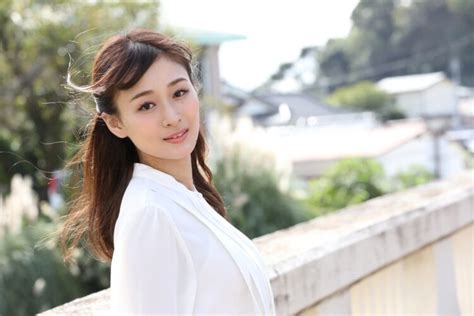 【写真】謎の美女・フミカのラスト そして、波に抱かれて…｜newsポストセブン