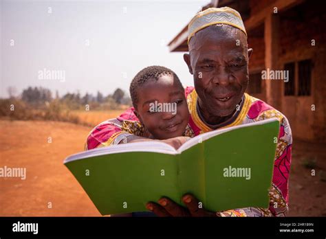 Grand Père Africain Banque De Photographies Et Dimages à Haute