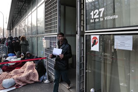 Le Long Parcours Des Demandeurs Dasile En France Cnews