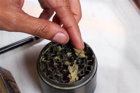 How To Roll A Joint A Step By Step Guide Meadow Blog