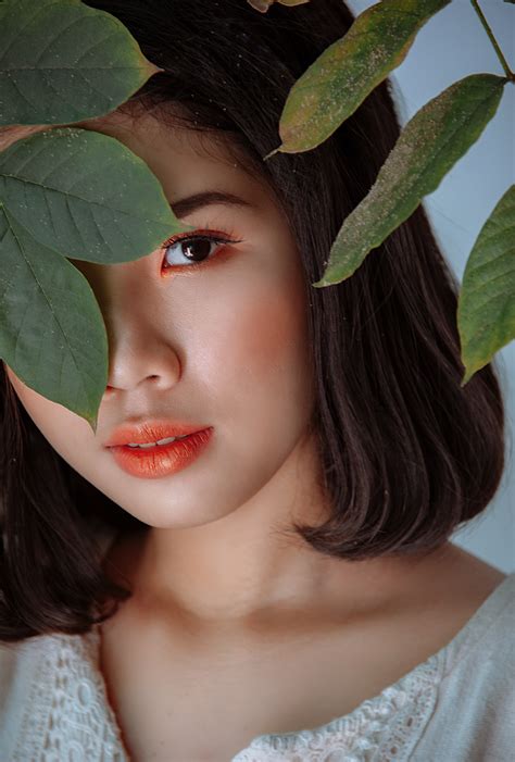무료 이미지 애정 귀엽다 초상화 아름다운 행복 소녀 미술 아름다움 흑발 말뿐인 갈색 머리 꽃 모델