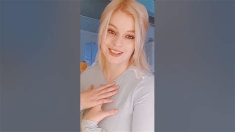 Я не конфета чтобы всем нравиться я такая какая есть и менять себя