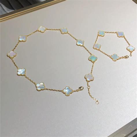 Classical White Vca Jewelry R Hlinjewell