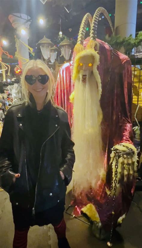 Taylor Momsen Nude Pics Scenes And Porn Scandal Planet