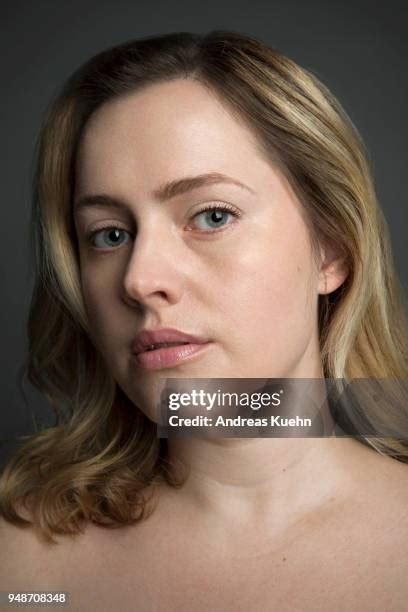Dark Skin Portrait Plain Background Stock Fotos Und Bilder Getty Images
