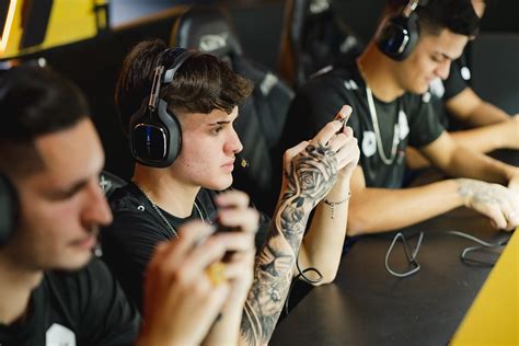 Lbff 2023 Vivo Keyd Mantém Liderança Magic Squad Encosta