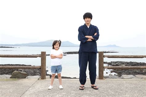 宮崎莉里沙（左）と杉野遥亮（右）。 C フジテレビ ドラマ「ばらかもん」に田中みな実が出演、半田のよき理解者となる島の看護師役 [画像