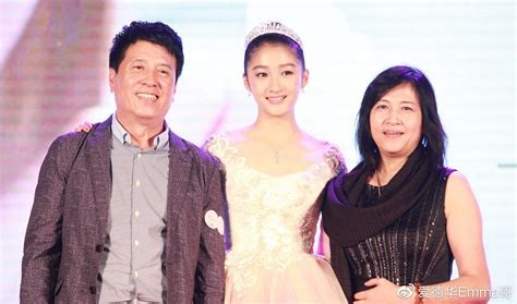 “京圈格格”关晓彤的家世背景：让鹿晗放弃半壁江山的女人不简单