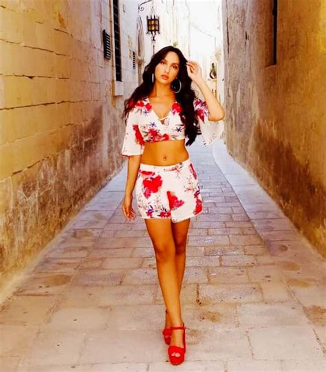 Nora Fatehi Looks Smoking Hot