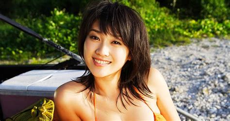 Asian Babes Mikie Hara Sexy Bikini Pics In The Bushes