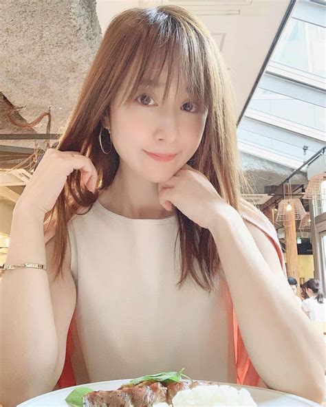 山川恵里佳さんのインスタグラム写真 山川恵里佳instagram 「・ ・ 体重40キロ切っちゃって、マネージャーさんから太れ命令でた